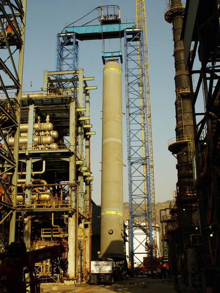 Installation of D.H.D.S Reactor – HPCL, Mumbai – Freight Wings